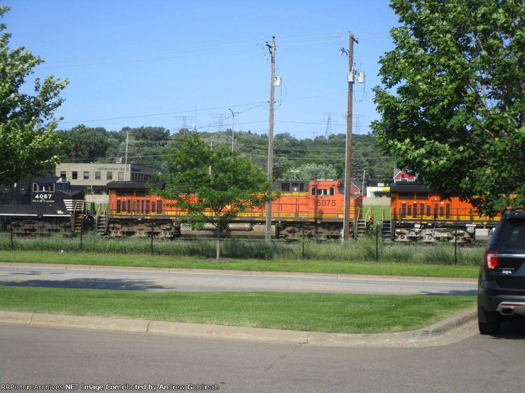 BNSF 5075